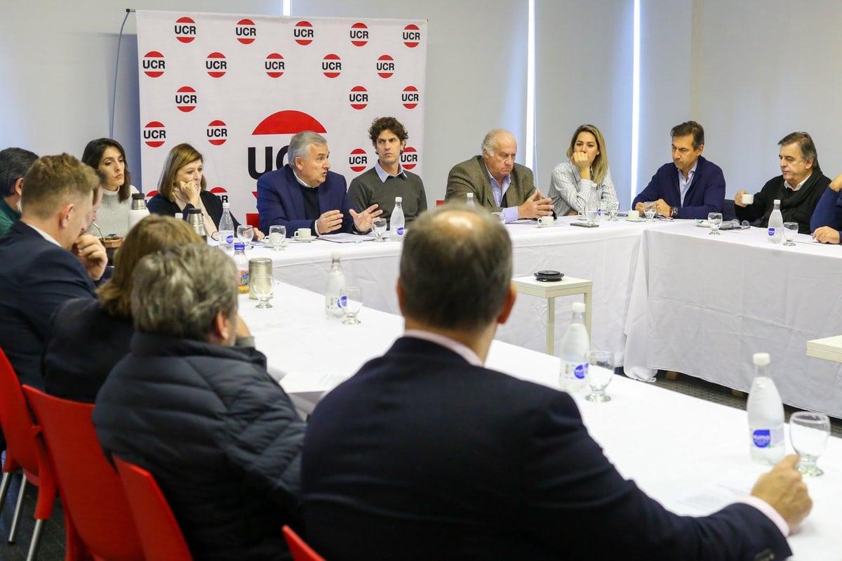 Radicales con Massa: las posturas de referentes de la UCR - Corta